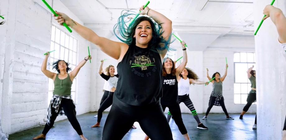 アメリカ発祥！ドラムスティックを使う 新感覚のフィットネス POUND®︎(パウンド)が日本上陸！【横浜関内】 | Peatix