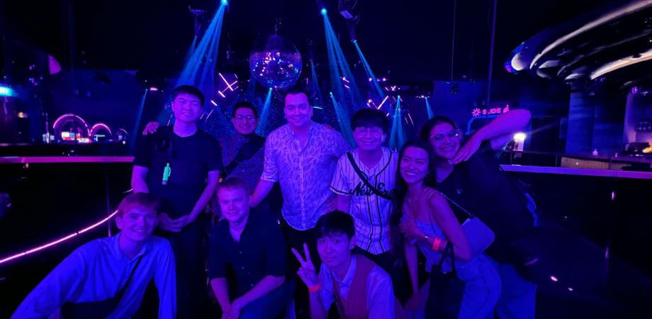 Party Singapore Bespoke Pub Crawl / Theme Bar Hopping with After Party | Peatix