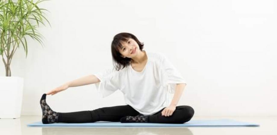 ズボンが最近きついと感じる方に必見です！ポッコリお腹が気になる方のためのヨガレッスン6月21日(金)10：00～11：00 | Peatix