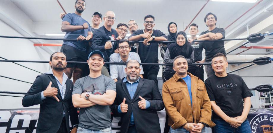 STEP INTO THE SPOTLIGHT: Develop Professional Confidence in a Pro Wrestling Ring | Peatix