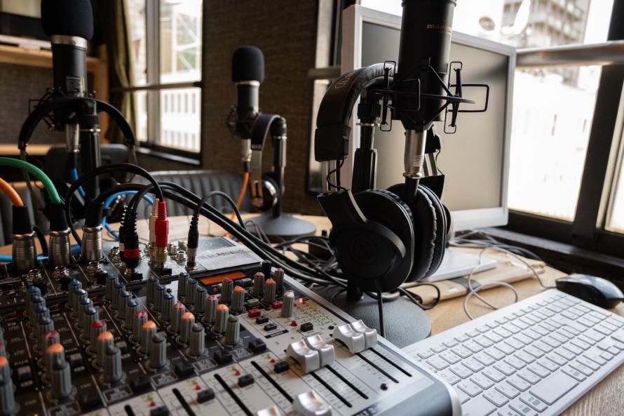 【中高生対象】国語冒険教室～ラジオDJ体験編～（7/27・8/3・8/24） | Peatix